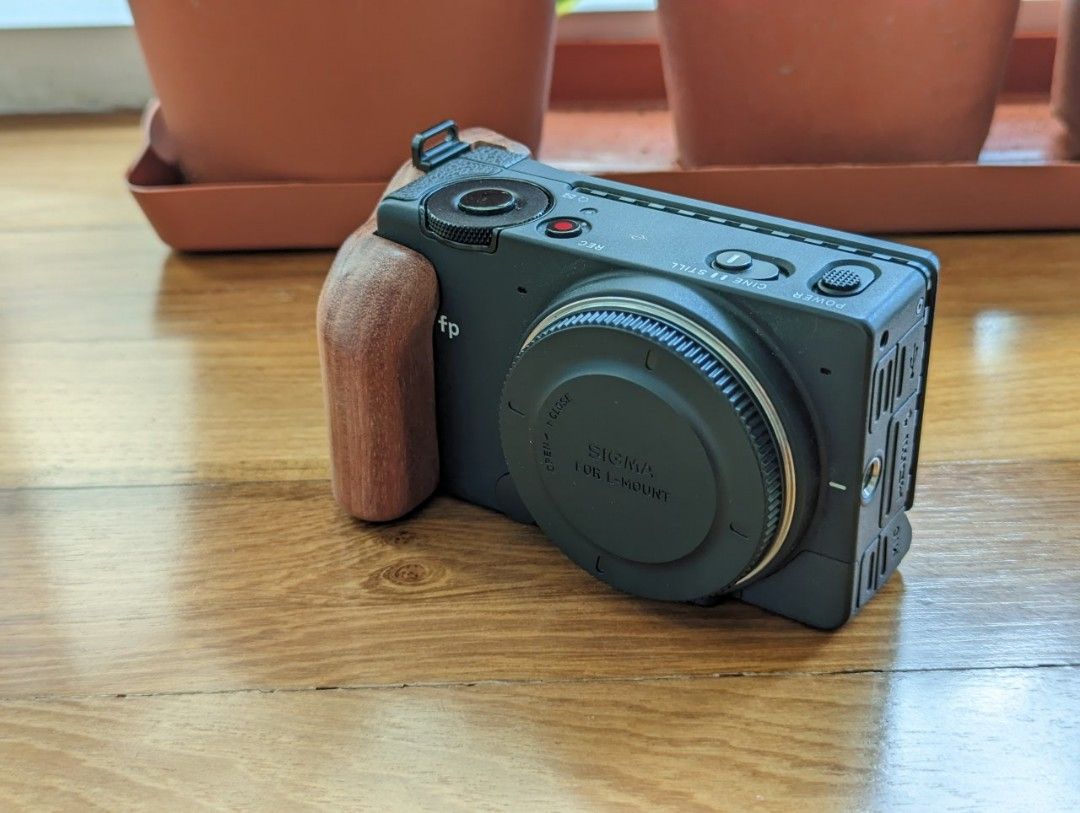 Sigma fp with very rare LCD viewfinder LVF-11, Photography, Cameras on ...