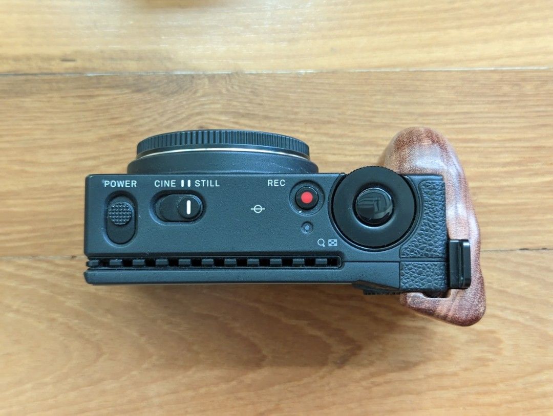 Sigma fp with very rare LCD viewfinder LVF-11, Photography, Cameras on ...