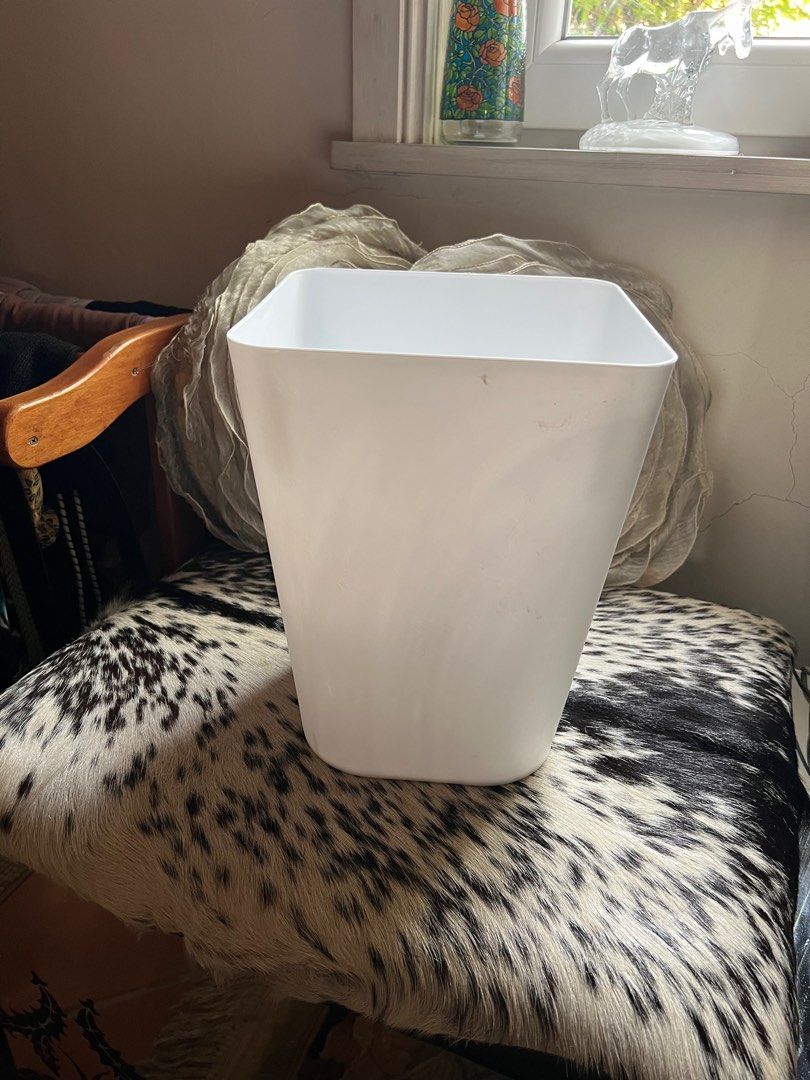 Simple Waste Bin, Furniture & Home Living, Home Improvement ...
