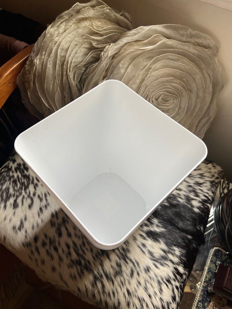 Simple Waste Bin, Furniture & Home Living, Home Improvement ...