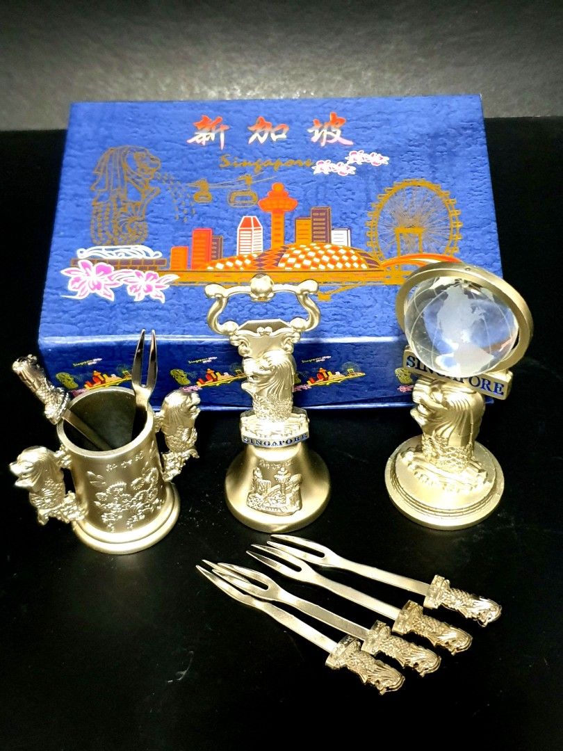 Singapore souvenier Merlion globe pewter collection educayional ...