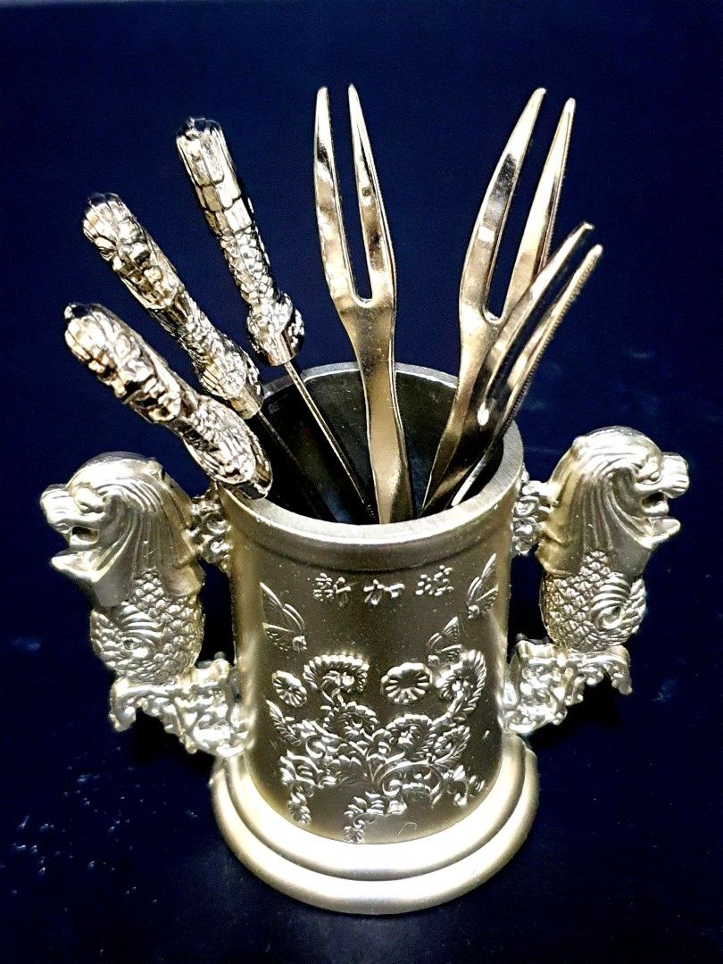 Singapore souvenier Merlion globe pewter collection educayional ...
