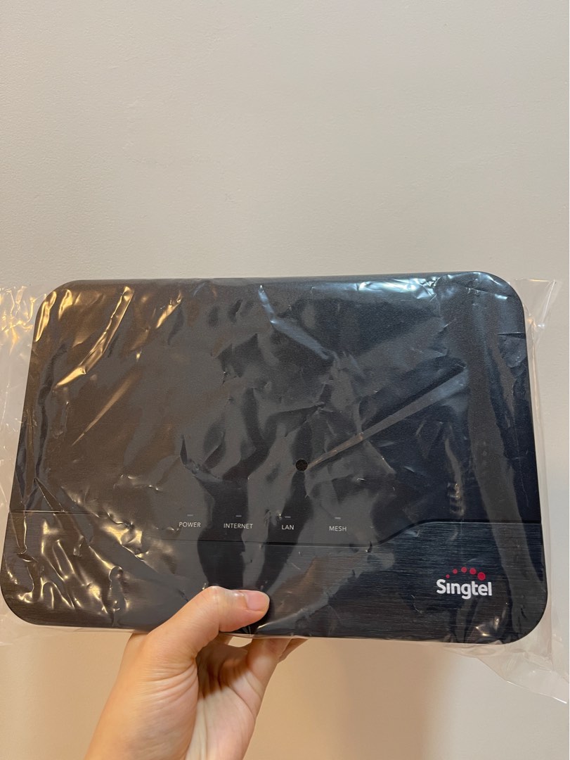 Singtel mesh router, Computers & Tech, Parts & Accessories, Laptop Bags ...