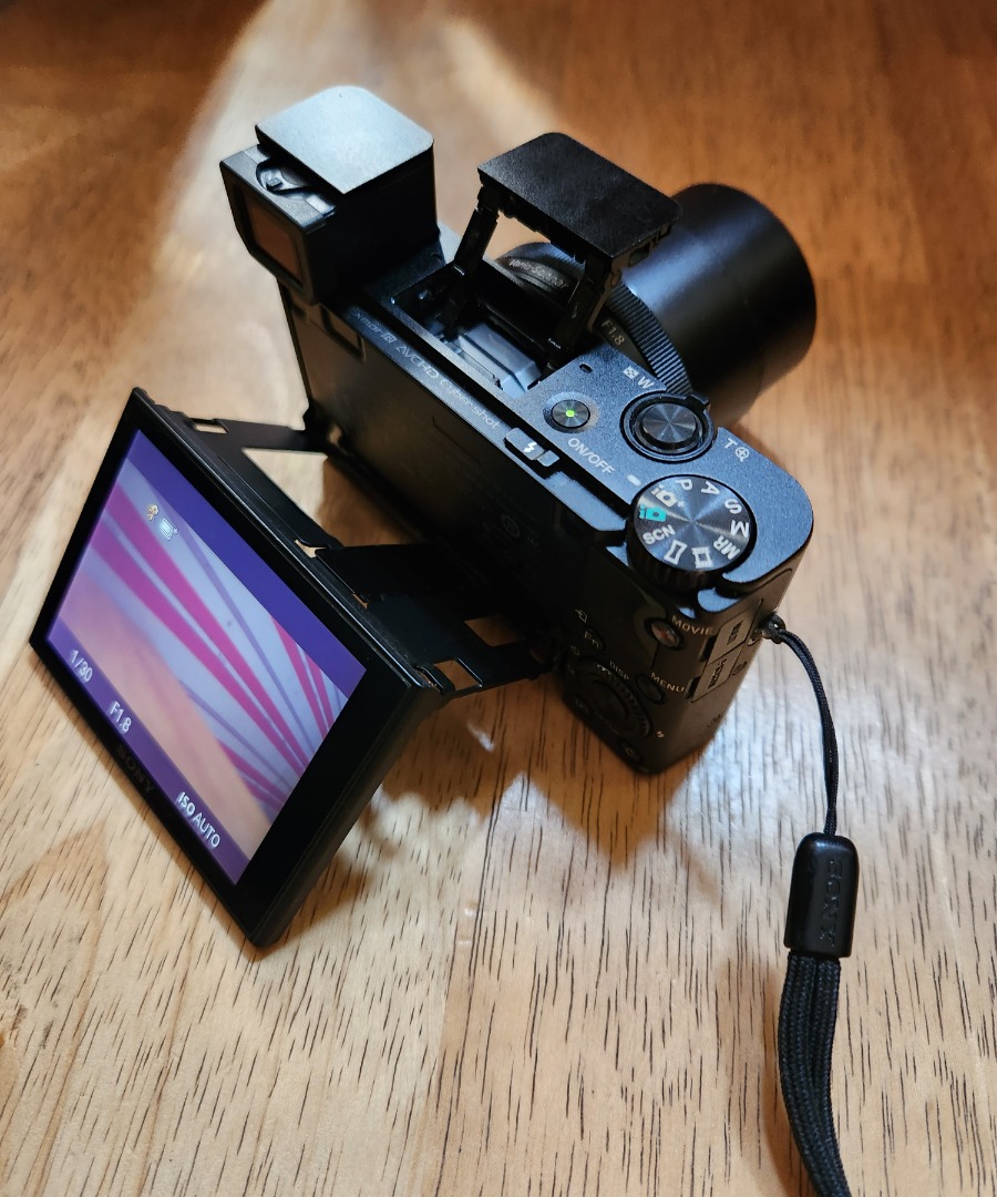 SONY RX100 III Advanced Camera with 13.2 x 8.8 mm sensor, Photography ...