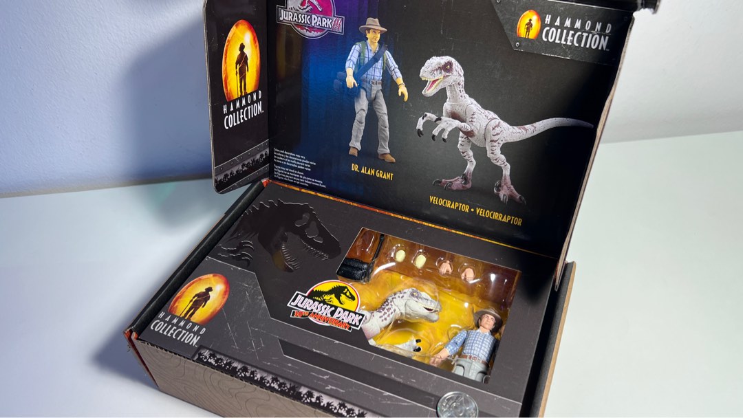 SUPER RARE! Hammond Collection Alan Grant & Velociraptor Set, Hobbies ...