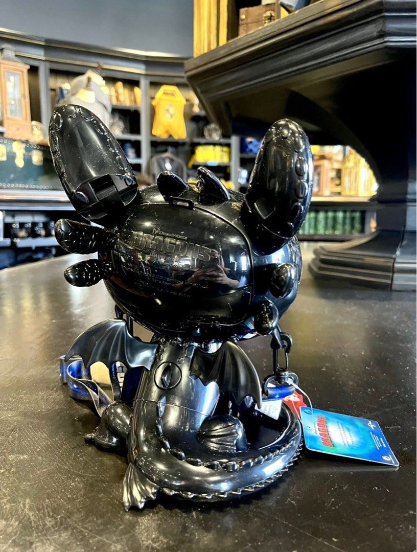 Universal Studios Toothless Popcorn Bucket (Light up eyes and moveable ...