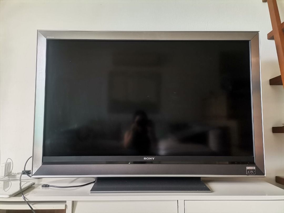 used Sony Bravia KLV-52W300A (52 inch), TV & Home Appliances, TV ...