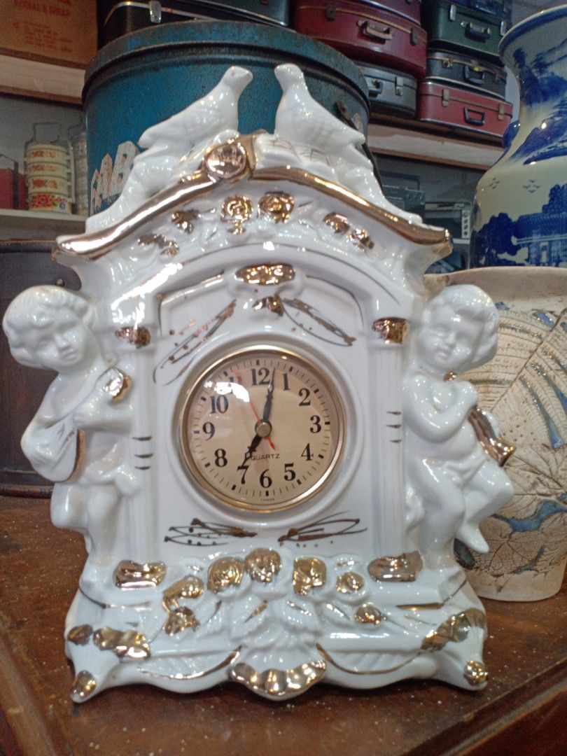 Vintage porcelain cherub clock, Hobbies & Toys, Collectibles ...
