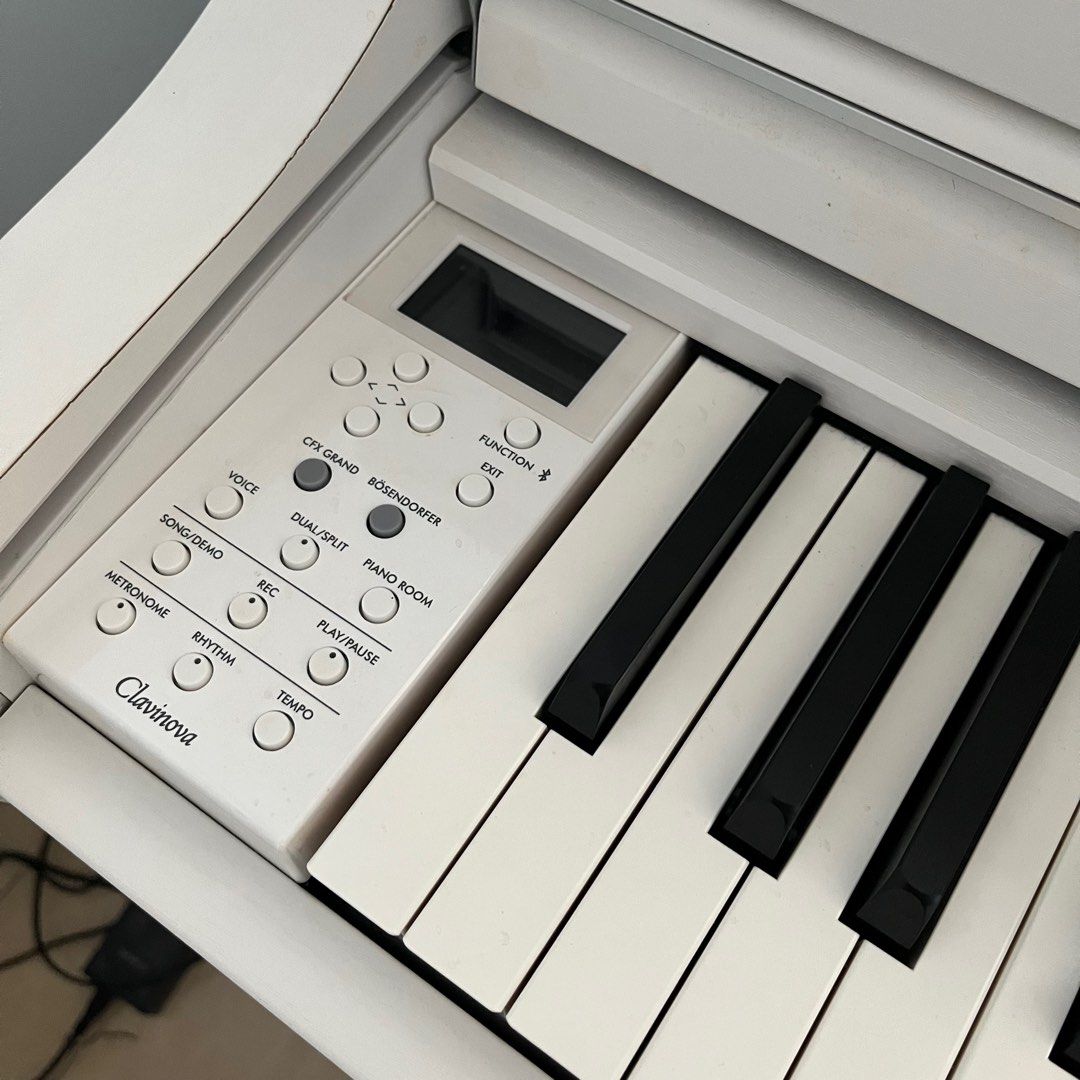 YAMAHA CLP-745 WHITE CLAVINOVA DIGITAL PIANO, Hobbies & Toys, Music ...