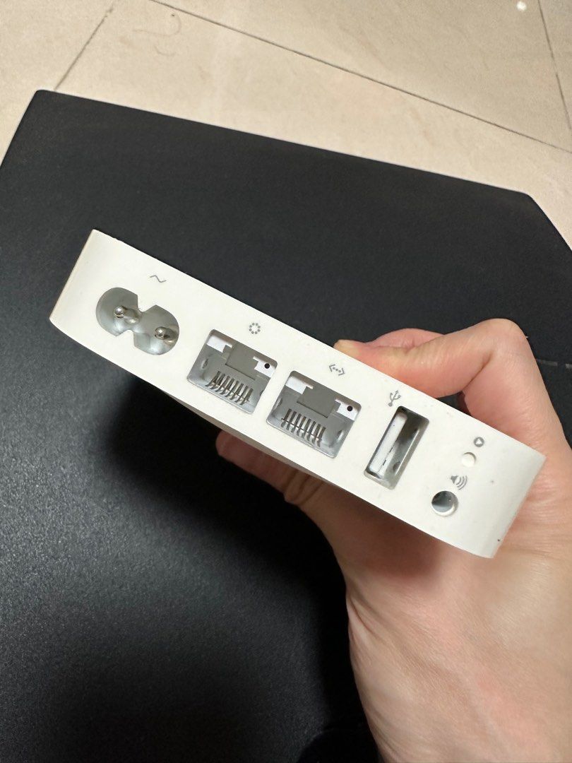 Apple Airport Express Router, 電腦＆科技, 商務用科技產品 - Carousell