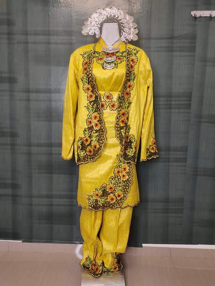 Baju sewa puteri perak, Women's Fashion, Dresses & Sets, Traditional ...