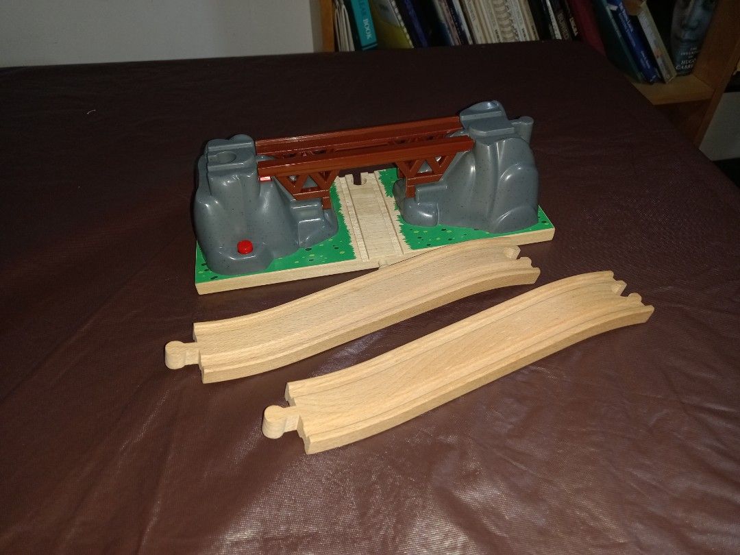 Brio Dynamite Tunnel & Collapsing Bridge, Hobbies & Toys, Toys & Games ...