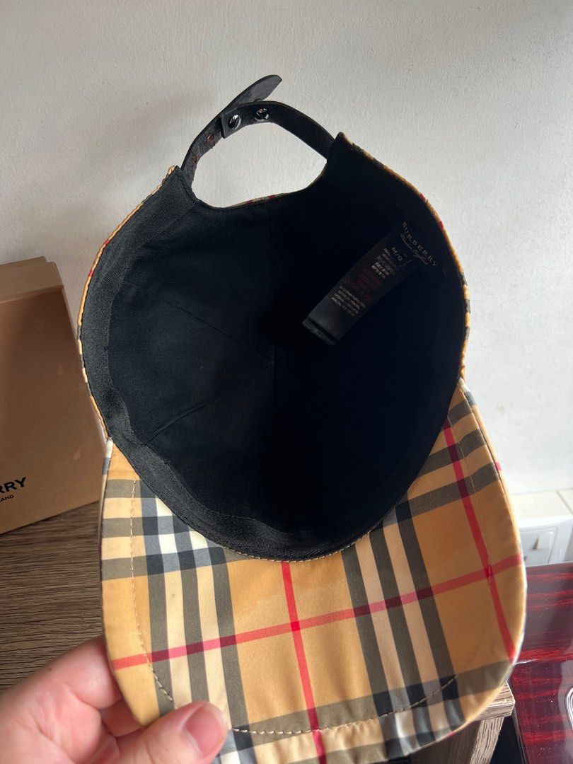 Burberry Cap Vintage, Men's Fashion, Watches & Accessories, Caps & Hats ...