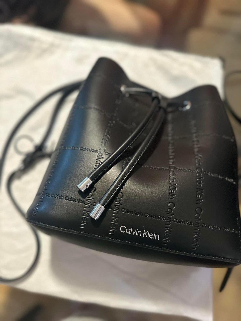 Calvin Klein Bucket Bag, Women's Fashion, Bags & Wallets, Cross-body ...