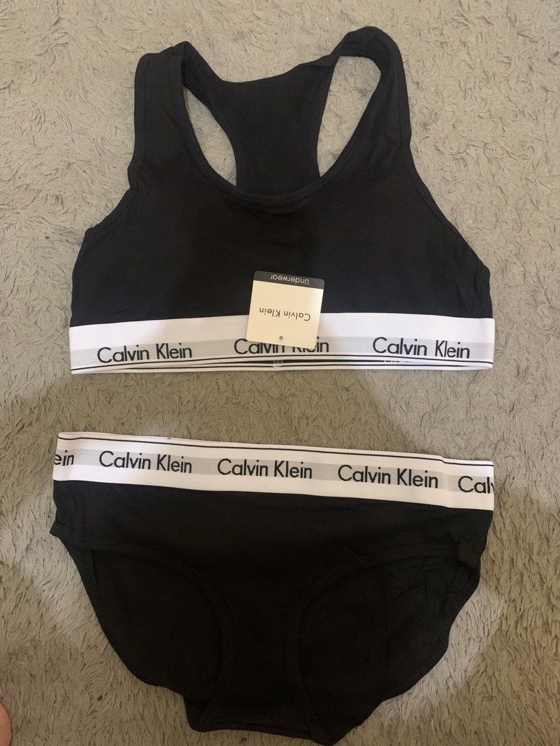 Calvin Klein Sport Bra, Fesyen Wanita, Pakaian Wanita, Lainnya di Carousell