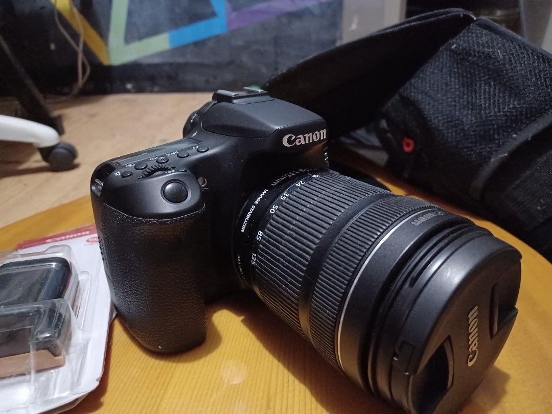 CANON 70D DSLR (broken, motherboard issue) on Carousell