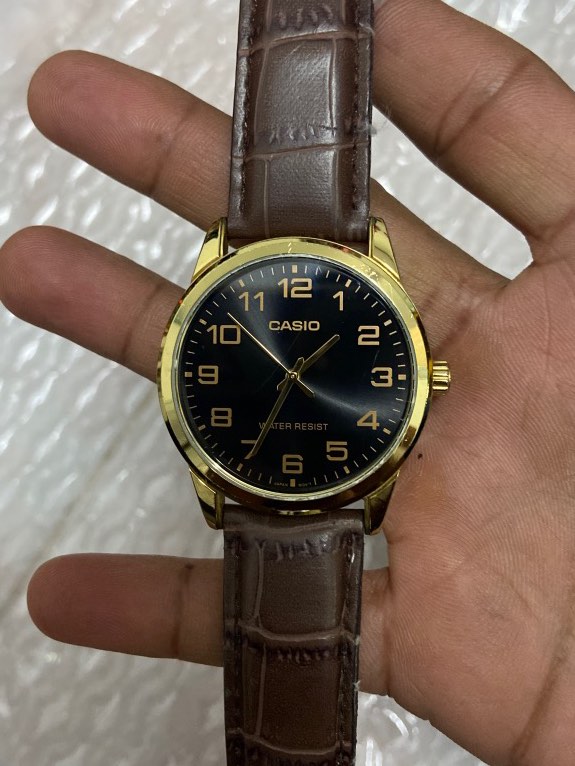 Casio mtp-v001, Men's Fashion, Watches & Accessories, Watches on Carousell