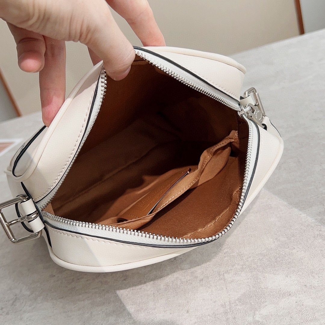 COACH CH220 pvc slingbag crossbody, Men's Fashion, Bags, Sling Bags on ...