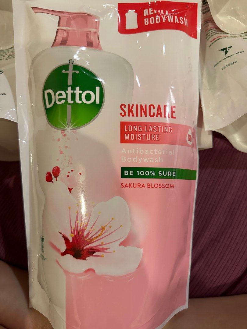 Dettol bodywash, Beauty & Personal Care, Bath & Body, Bath on Carousell