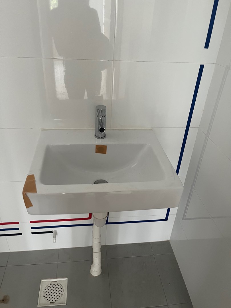 HDB Tap, Furniture & Home Living, Bathroom & Kitchen Fixtures on Carousell