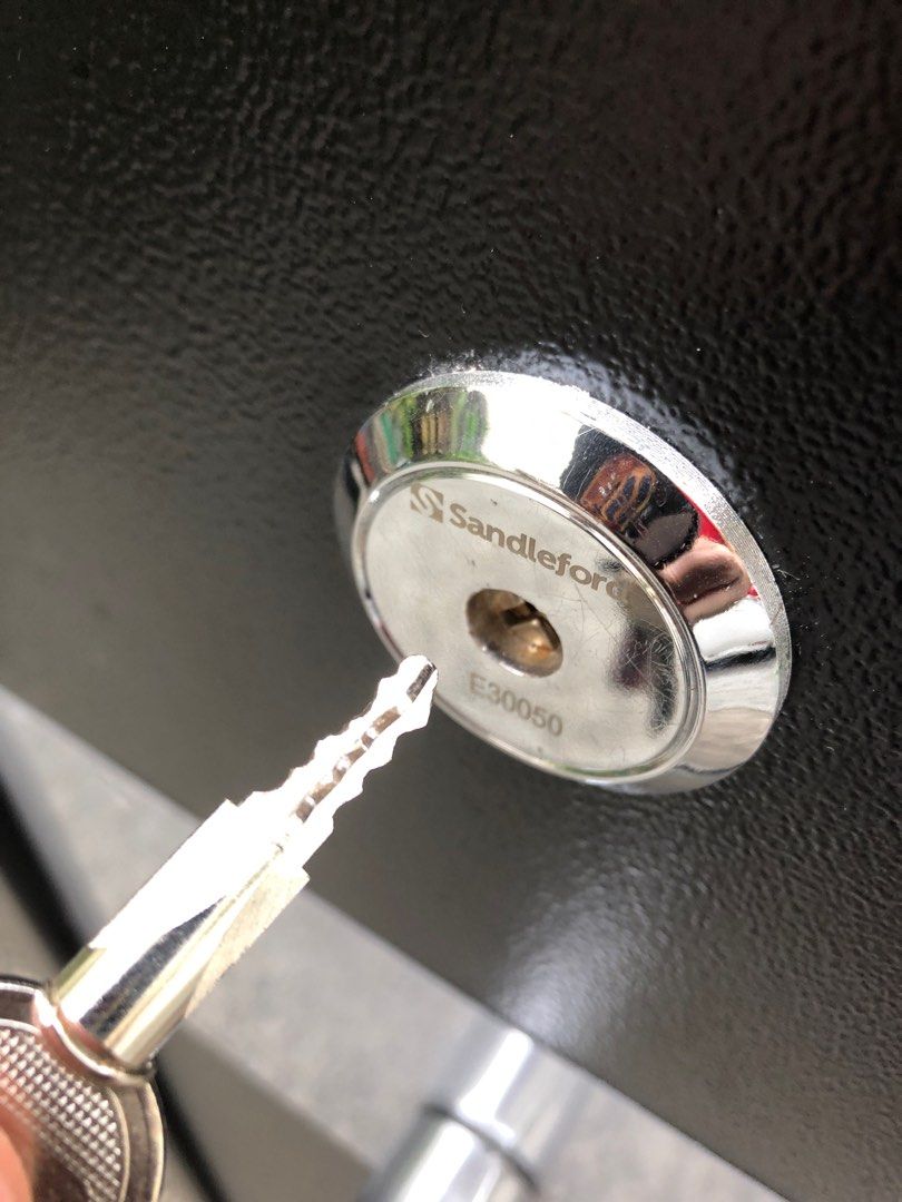 Imported SANDLEFORD 5 Gun Rifle Key(4sided) Type Lock SAFE Level 2 ...