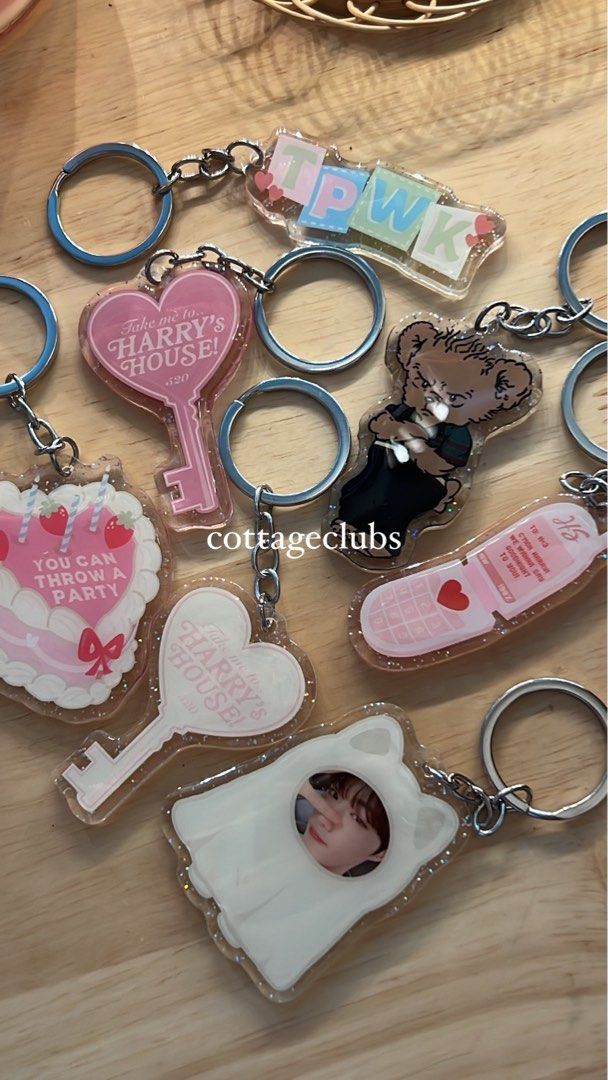 INSTOCKS HARRY STYLES INSPIRED FANMADE KEYCHAINS MERCHANDISE, Hobbies ...