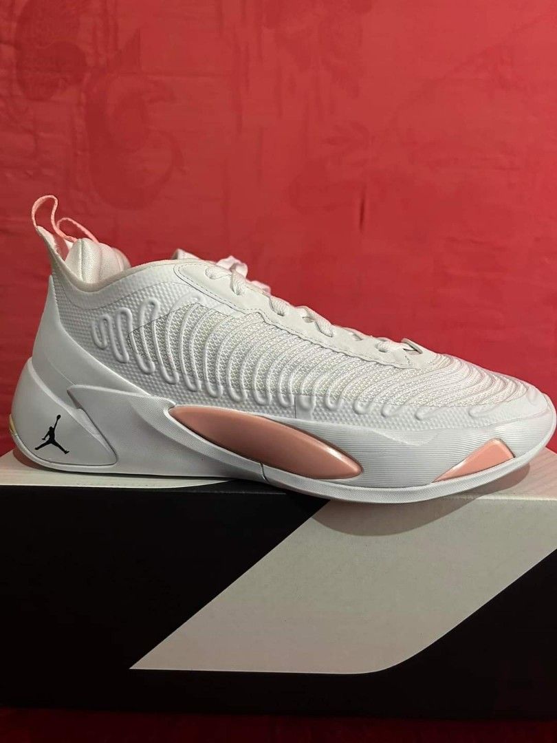 Luka 1s, Men's Fashion, Footwear, Sneakers on Carousell
