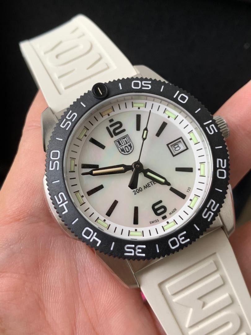 Luminox Pacific Diver Ripple 39mm Series 3128.m.set, Women's Fashion ...