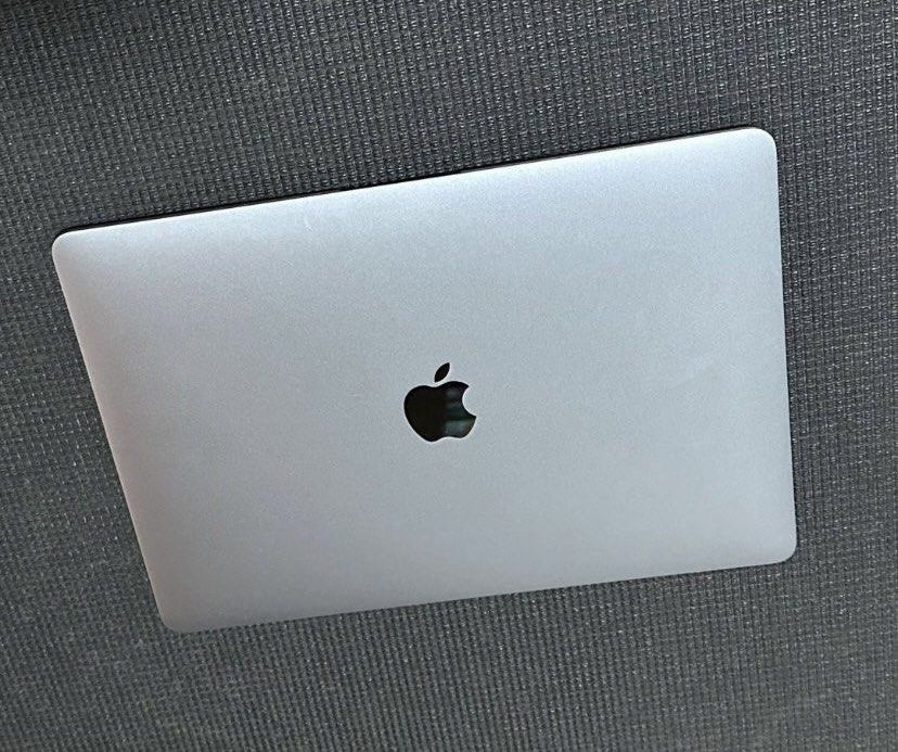 MacBook Air M1 Silver, Computers & Tech, Laptops & Notebooks on Carousell
