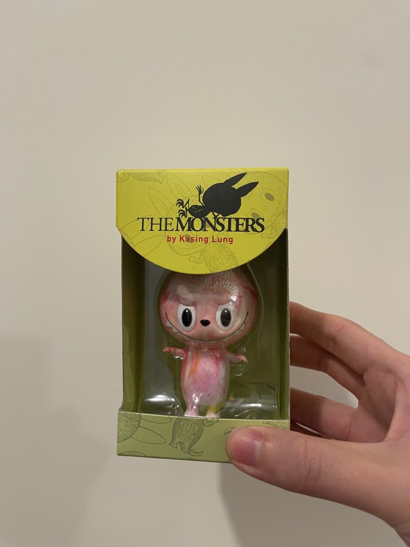 Mini Labubu Pink, 興趣及遊戲, 玩具 & 遊戲類 - Carousell