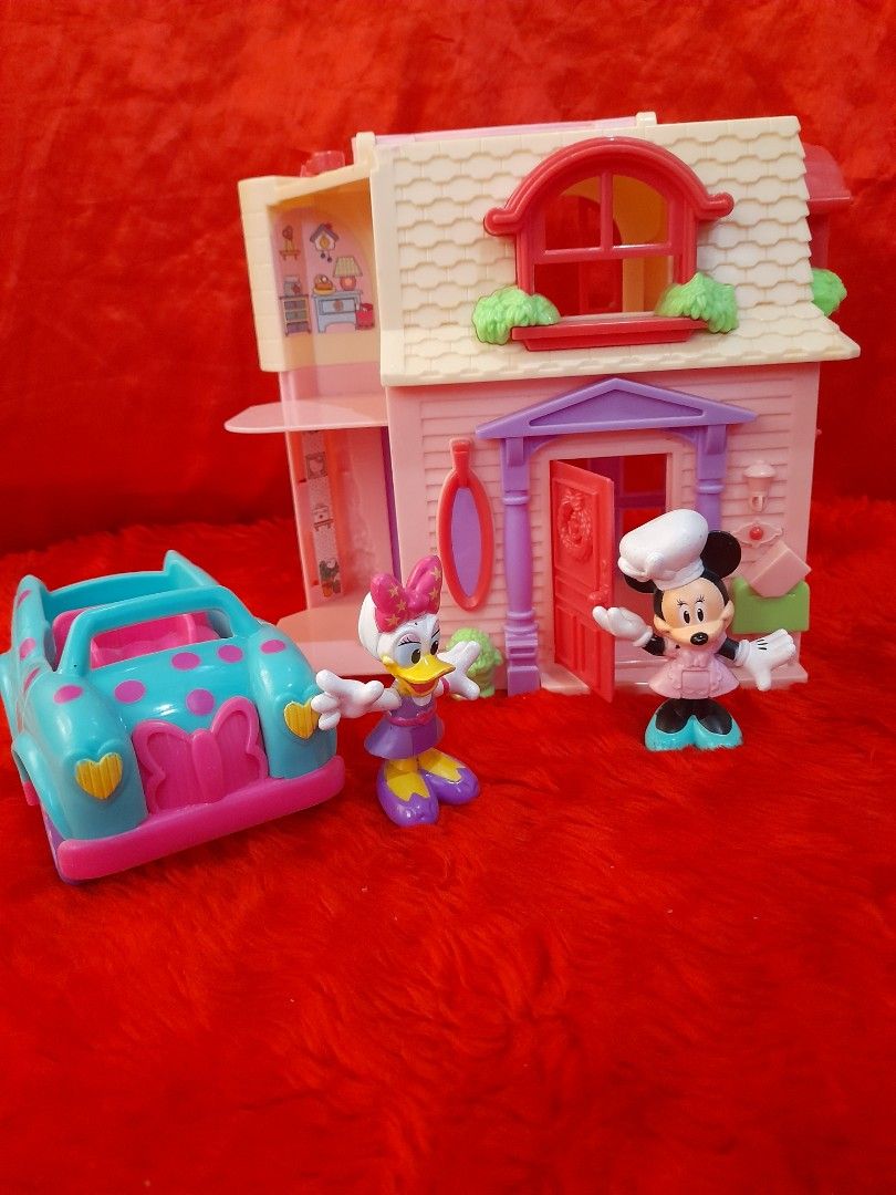 Minnie and daisy house playset on Carousell