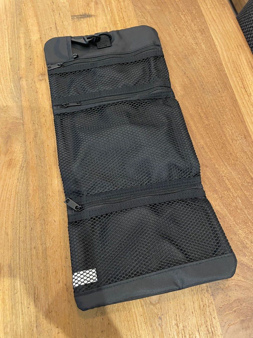 Muji travel hanging case, Women's Fashion, Bags & Wallets, Purses ...