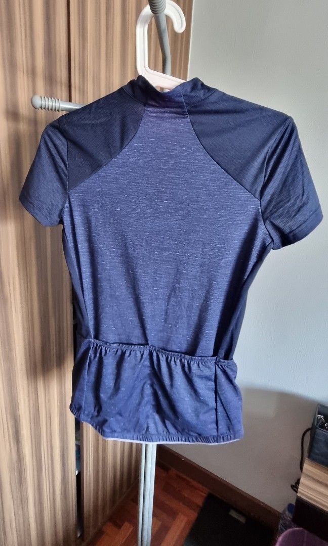 Navy blue cycling top, Women's Fashion, Activewear on Carousell