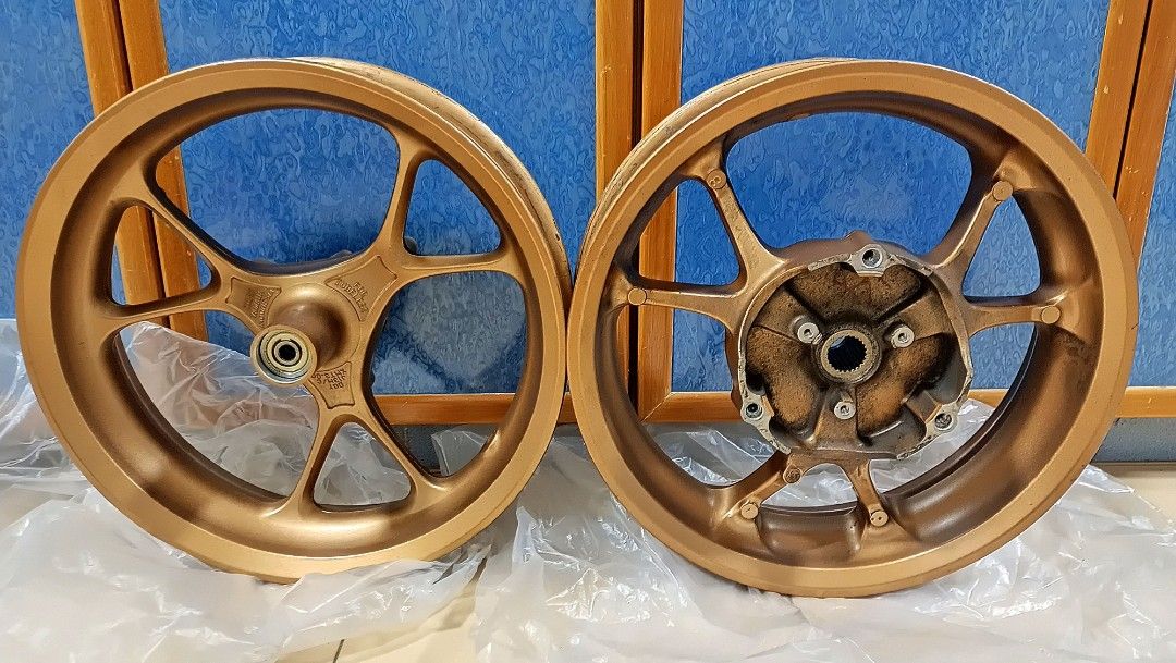Nmax V2 stock rim Gold, Motorcycles, Motorcycle Accessories on Carousell