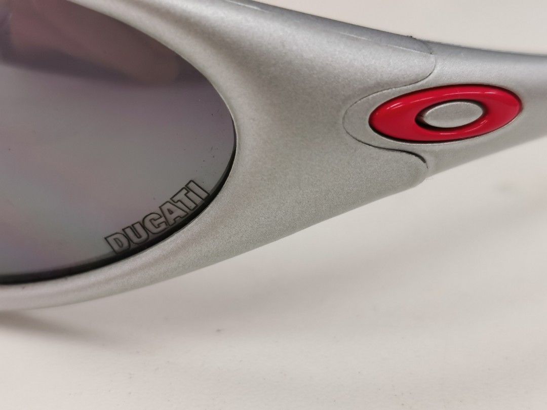 Oakley Ducati Corse sunglasses, Oakley Limited Edition, 男裝, 手錶及配件, 眼鏡 ...