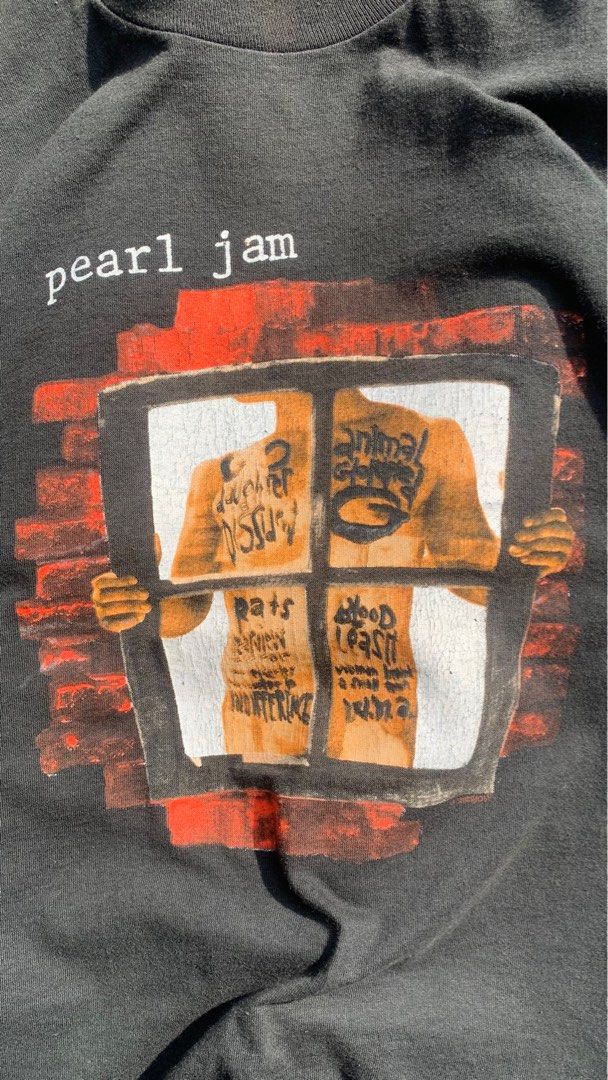 Pearl jam window pain, Fesyen Pria, Pakaian , Atasan di Carousell