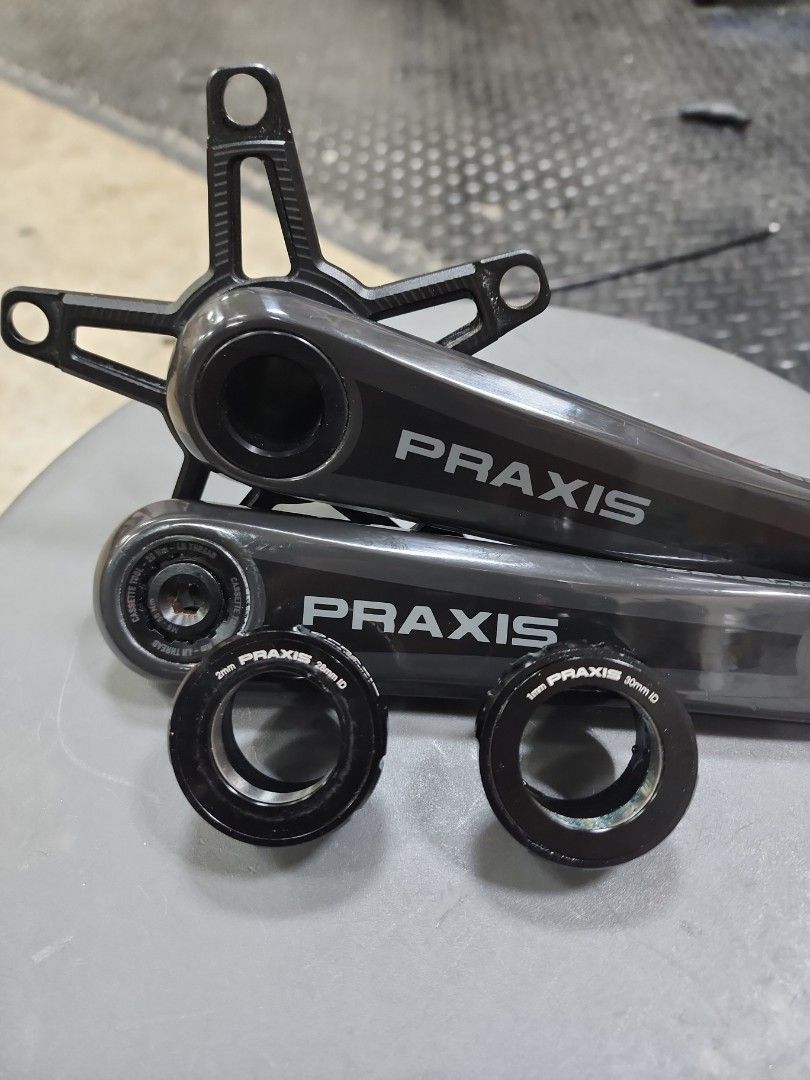 Praxis Carbon crank 165mm, Sports Equipment, Bicycles & Parts, Parts ...