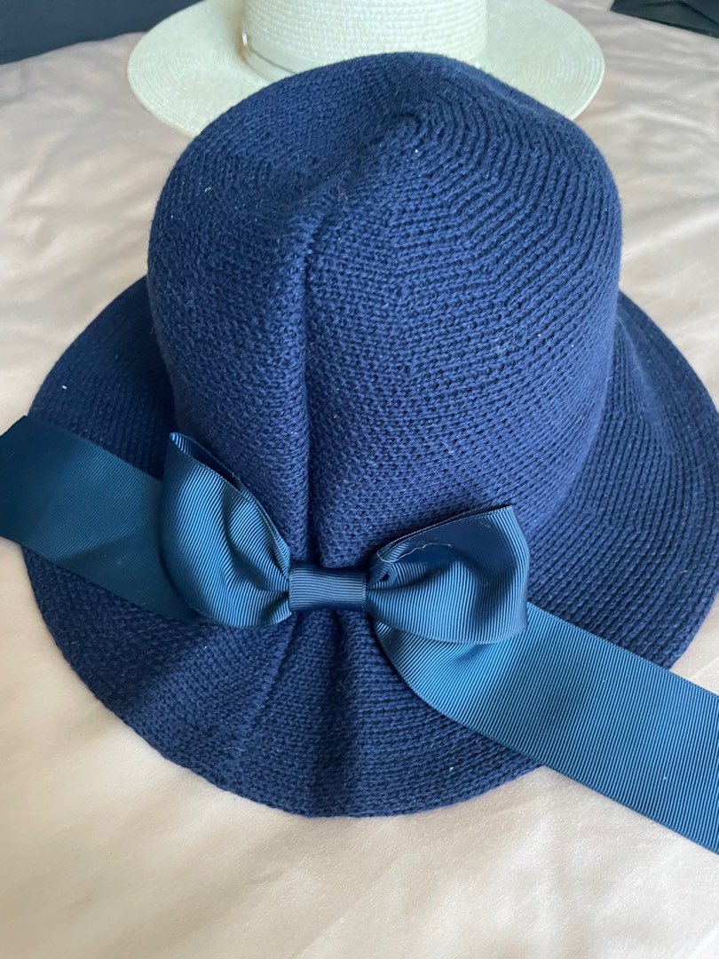 Pre loved hat, Women's Fashion, Watches & Accessories, Hats & Beanies on Carousell