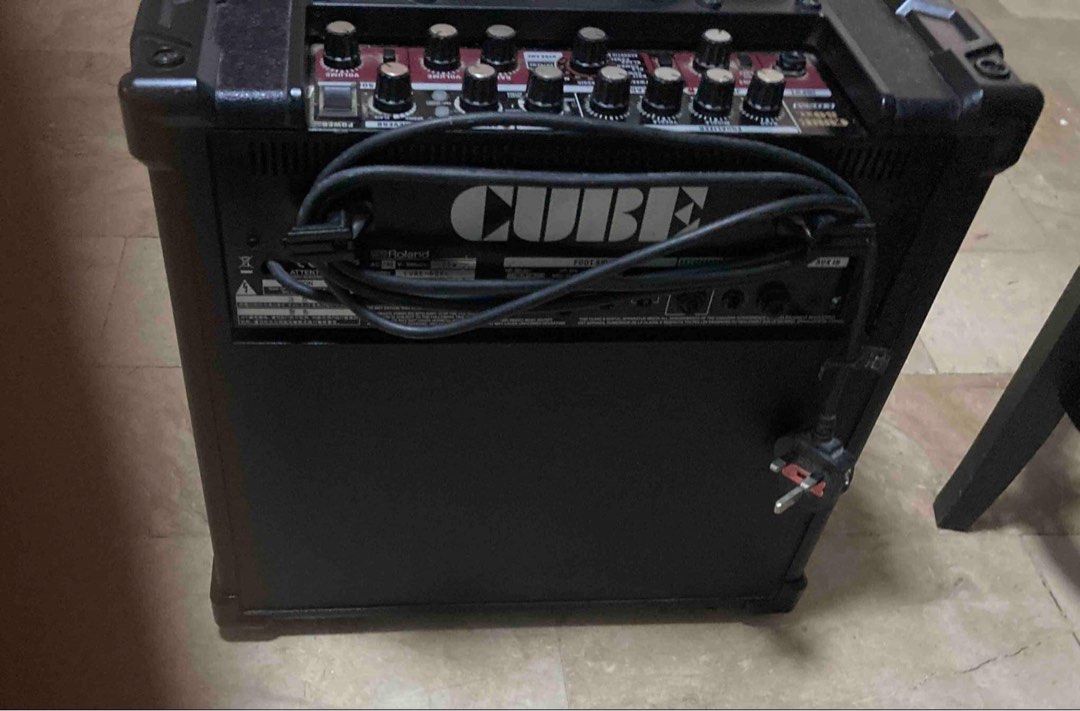 Roland Cube 80XL 80 Watts Bass Amp, Audio, Soundbars, Speakers & Amplifiers on Carousell
