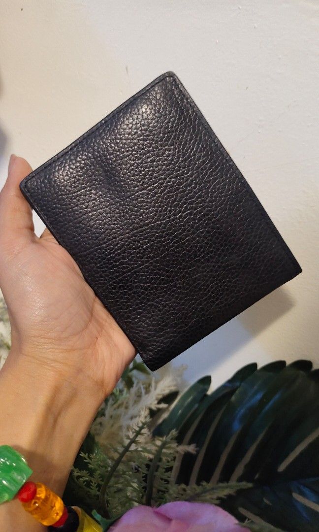 Satchi Genuine Leather Bifold Wallet on Carousell