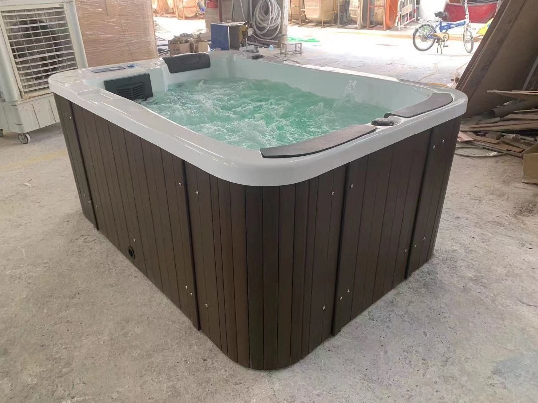 SH Outdoor Jacuzzi Model 615, Furniture & Home Living, Outdoor ...