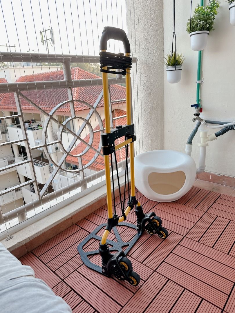 Stanley Trolley Folding Hand Truck with a weight capacity of 70kg ...