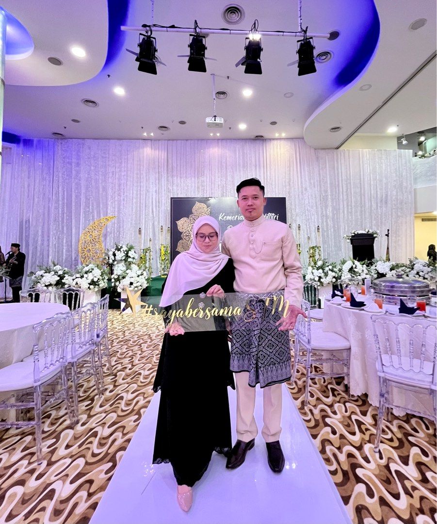 Suri Kebaya Minimalace, Women's Fashion, Muslimah Fashion, Baju Kurung ...