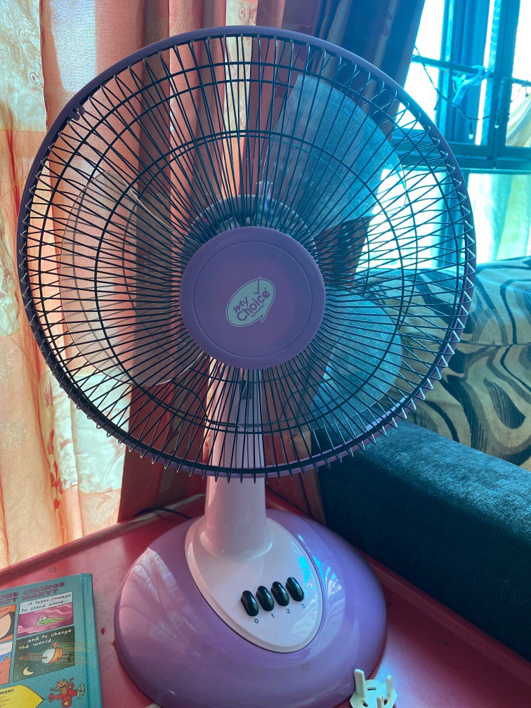 Table Fan (One Blade Minor Broken, see picture), Furniture & Home ...