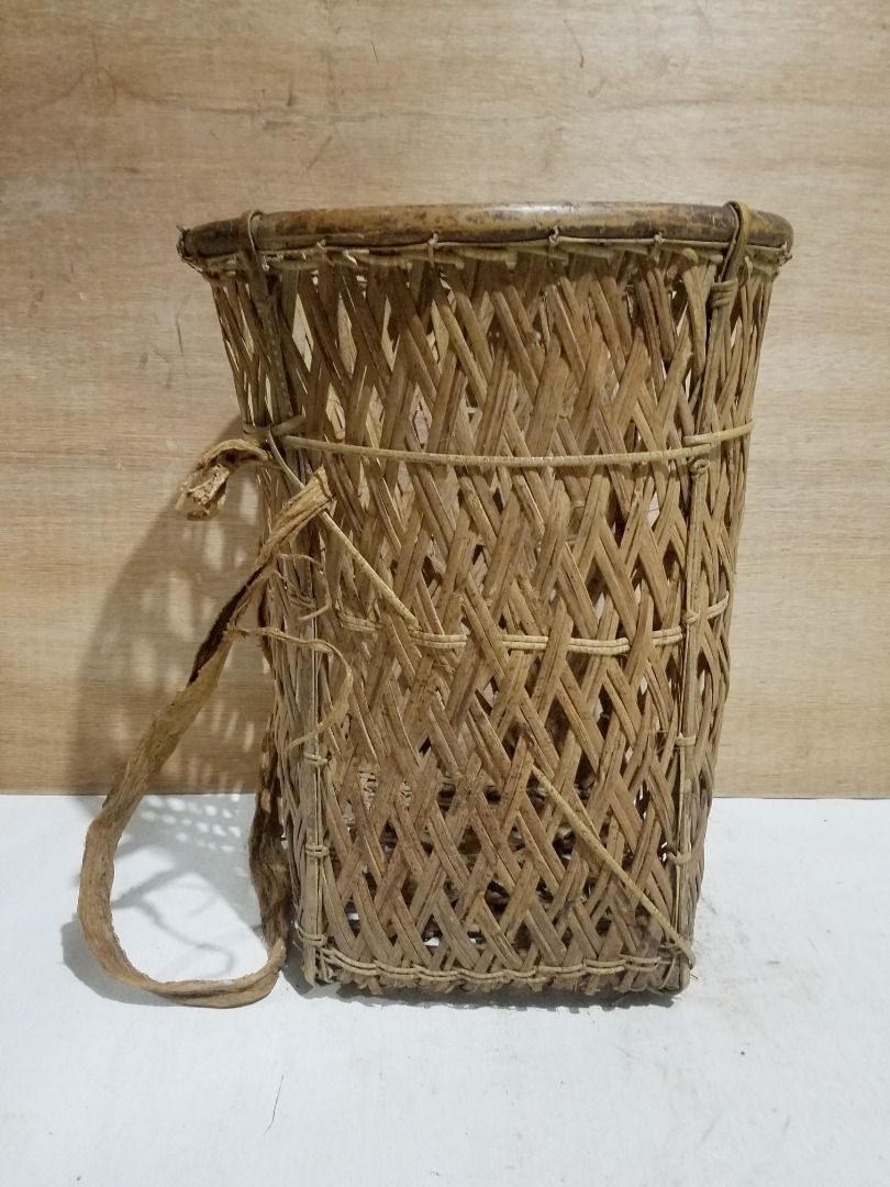 Tengkalang Tas Punggung Wadah Durian Suku Dayak, Antik, Pajangan di ...