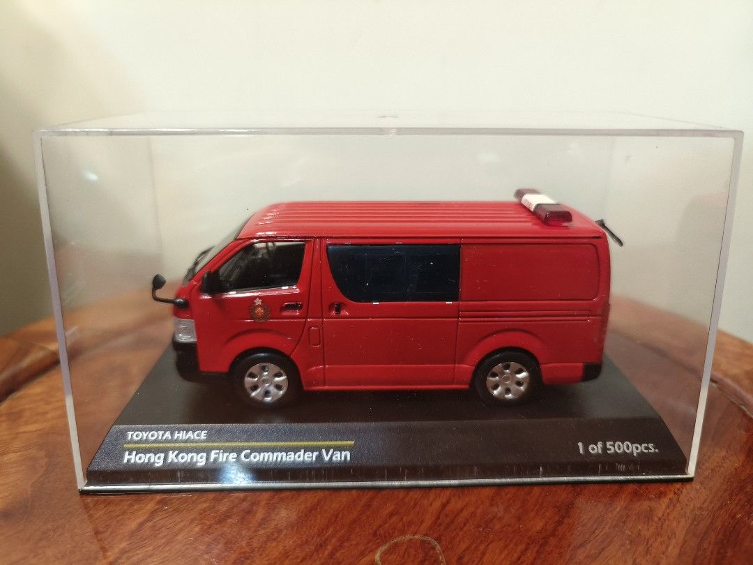 Tiny 1:43 Toyota Hiace 香港消防處限量版, 興趣及遊戲, 玩具 & 遊戲類 - Carousell
