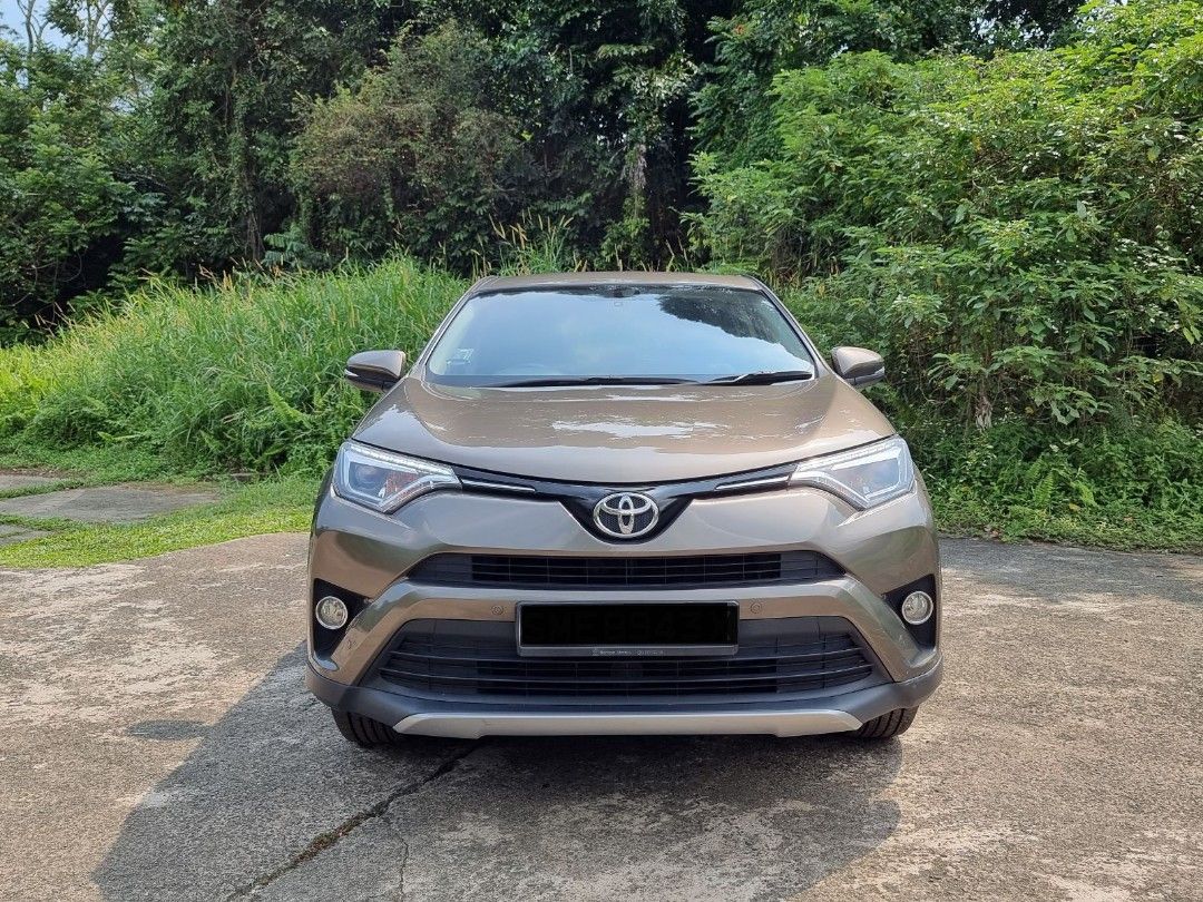 Toyota RAV4 2.0 Premium (A), Cars, Used Cars on Carousell