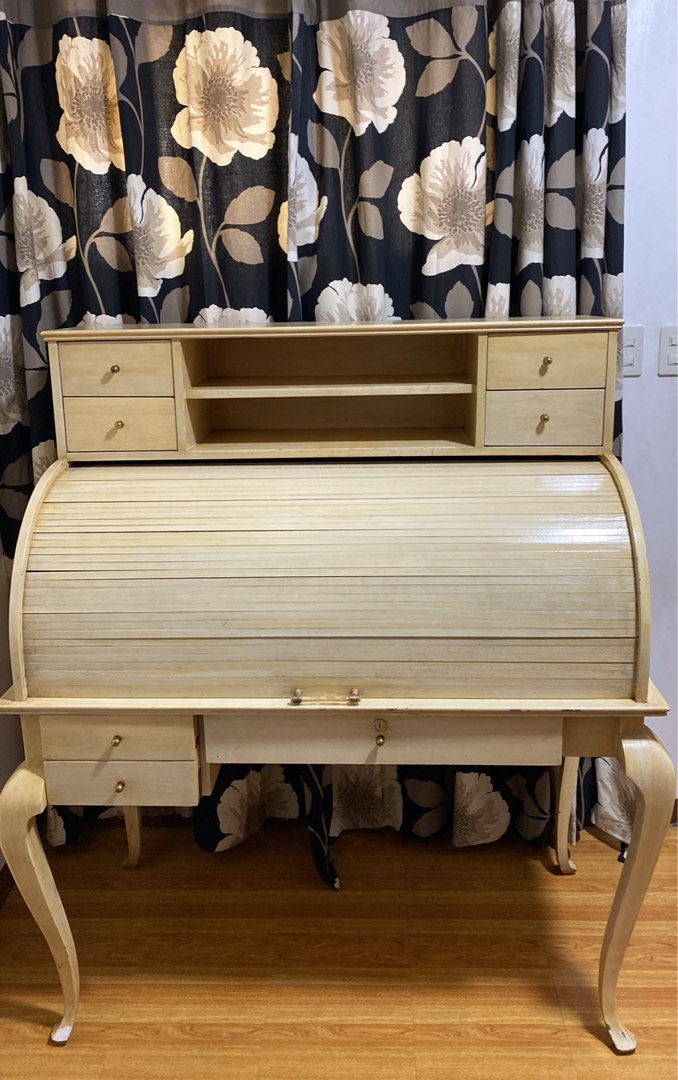 Vintage study table on Carousell