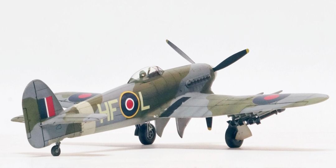 1/48 Hawker Typhoon Mk.1b Fighter Bomber, built-up RAF plastic model ...