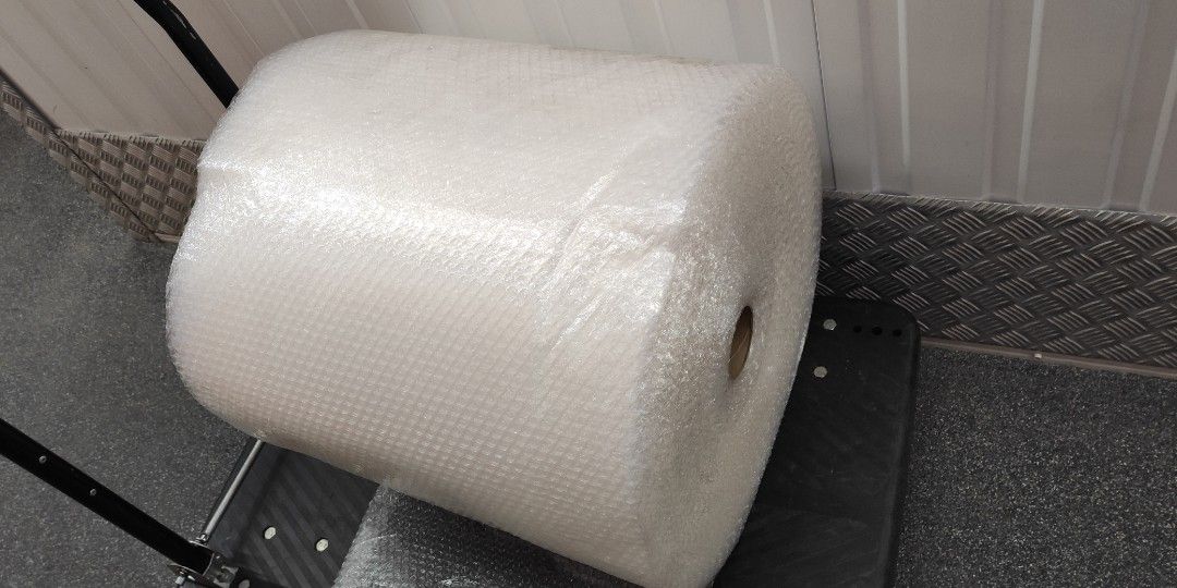 FREE Bubble Wrap Film with 3 Rolls Strink Wrap Films, Hobbies & Toys ...